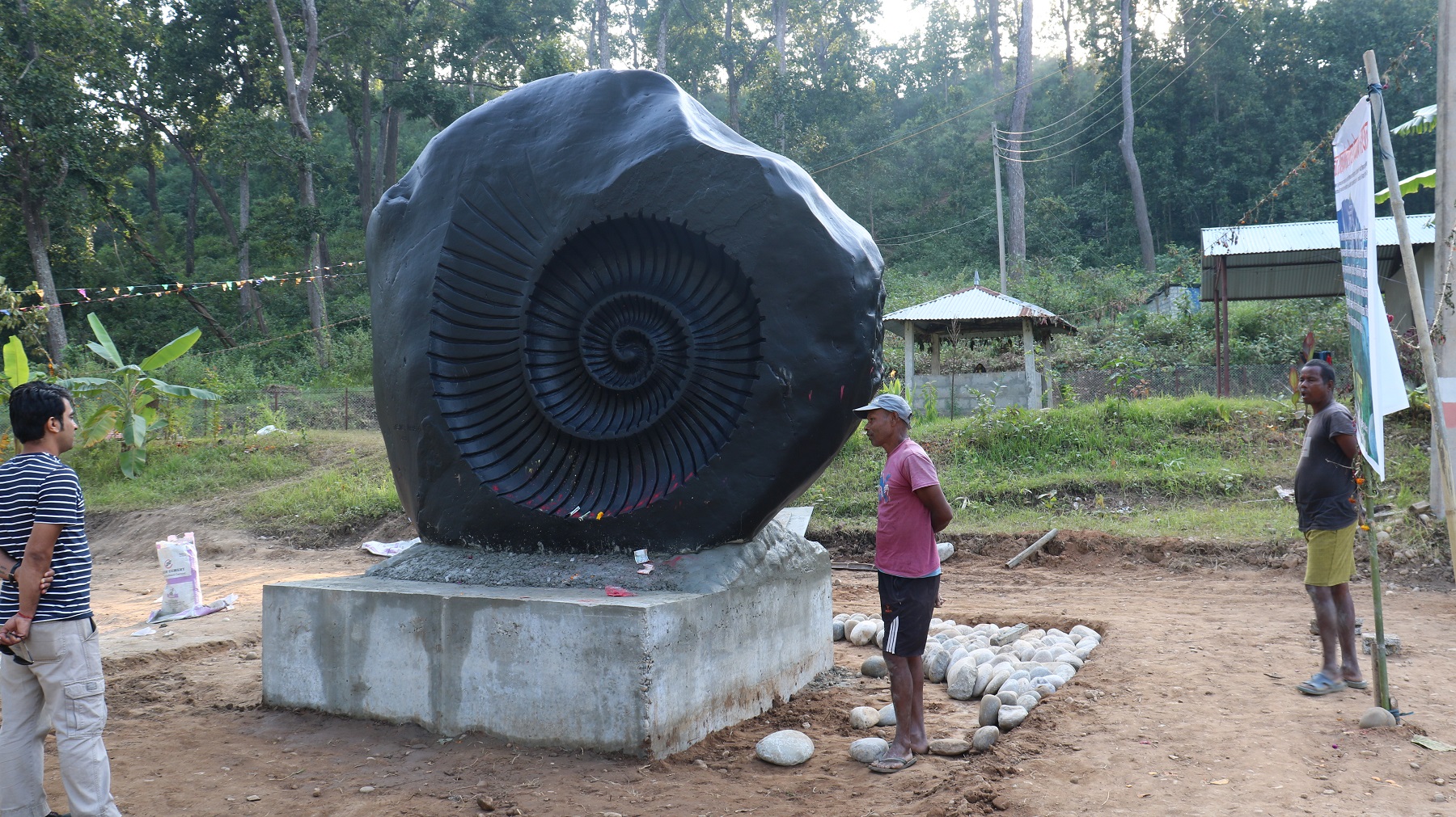 माडीमा नेपालको अग्लो चक्रशिला स्थापना - Seto Nepal